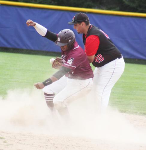 Deacons victorious in 2017 season finale | DeForest Times | hngnews.com