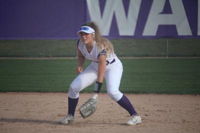 Softball: Warriors sweep MG in high-scoring affairs | Sports | hngnews.com