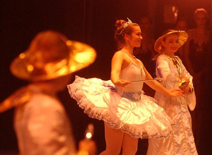 Kehl Dance performs Nutcracker in Waunakee | Waunakee Tribune | hngnews.com