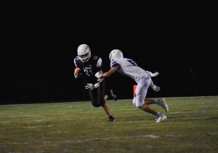 Cambridge football takes down Deerfield football | Sports | hngnews.com