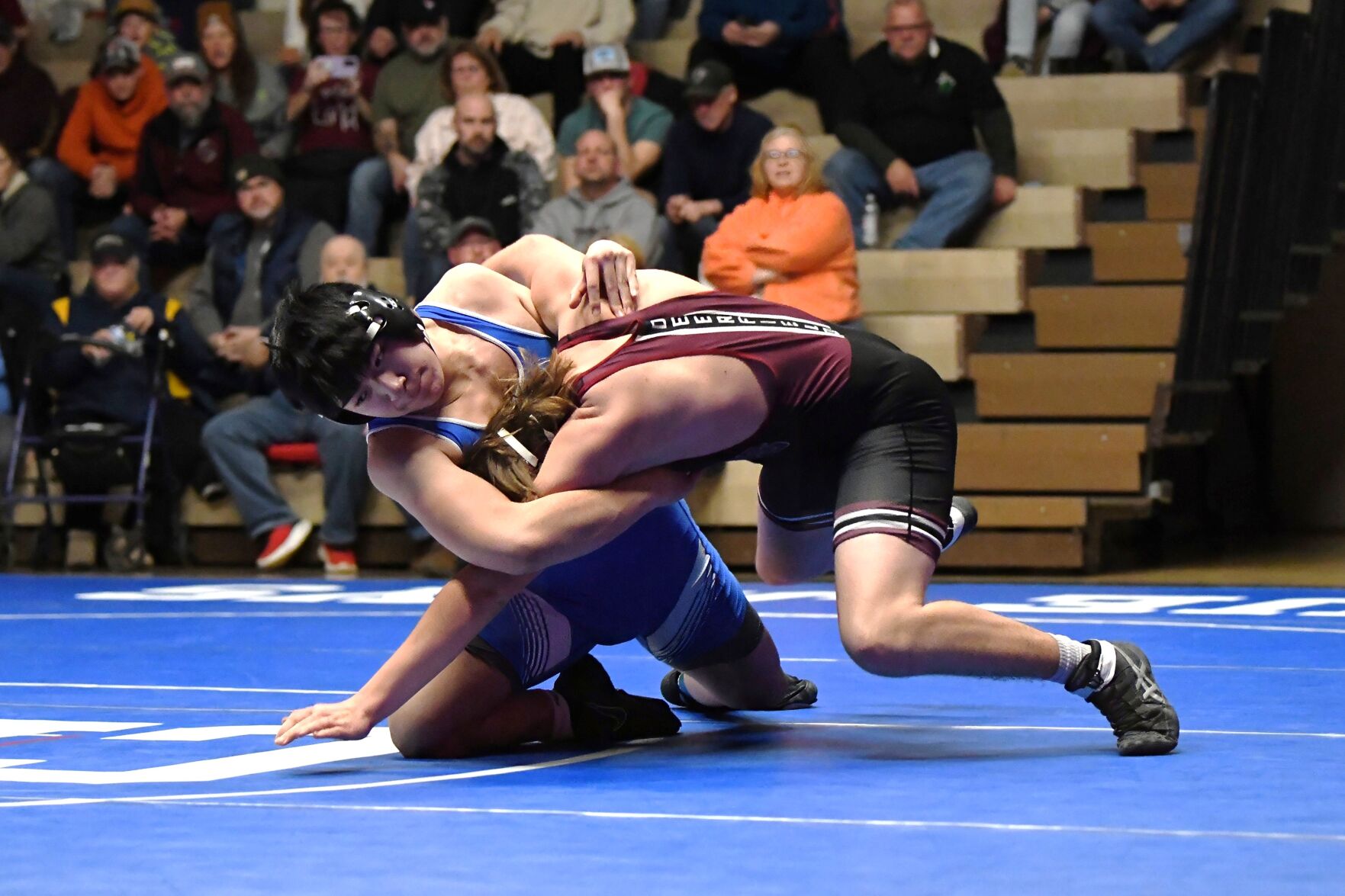 Wrestling: Cambridge wins 34-33 against Deerfield, Ruben Bach secures ...
