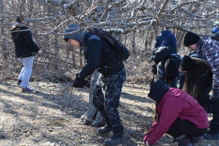 Koshkonong Trails students pitch in at Severson Learning Center | News ...