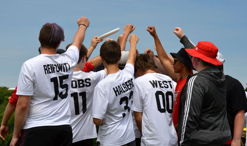Sun Prairie ultimate frisbee grows behind backing of community | Sun ...