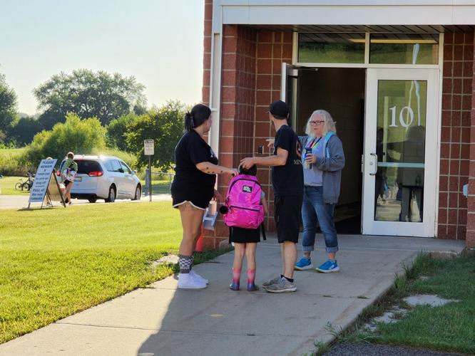 Deerfield Elementary School first day photos | Cambridge News ...