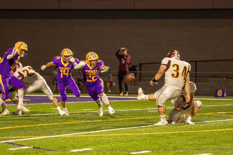 Football: Mustangs hold DeForest in check | Sports | hngnews.com