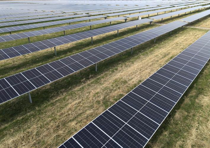 Alliant Energy's mile-wide North Rock solar farm near Edgerton about to ...