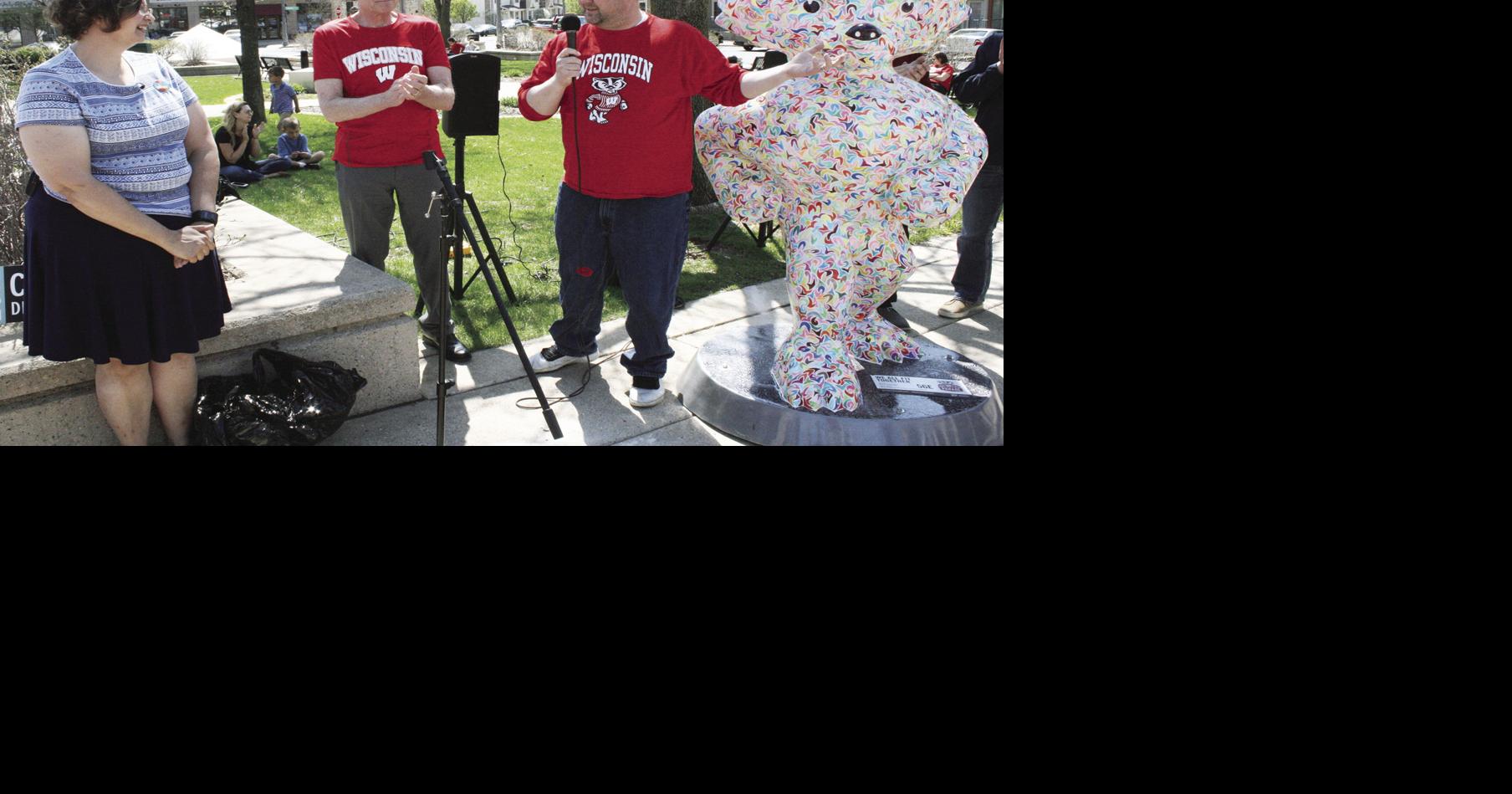 Two Bucky statues unveiled at May 7 event | News | hngnews.com