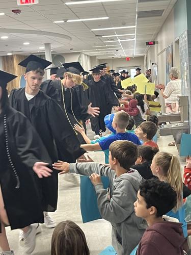 Class of 2023 Senior walk-through at Yahara Elementary | Local ...