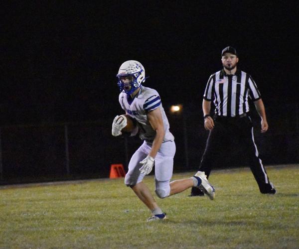 Cambridge football takes down Deerfield football | Sports | hngnews.com