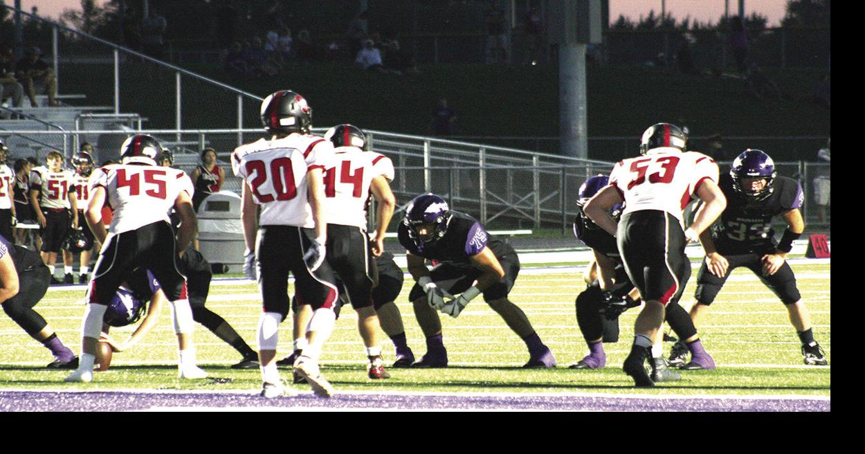 Waunakee football's aerial show lights up Reedsburg | Local | hngnews.com