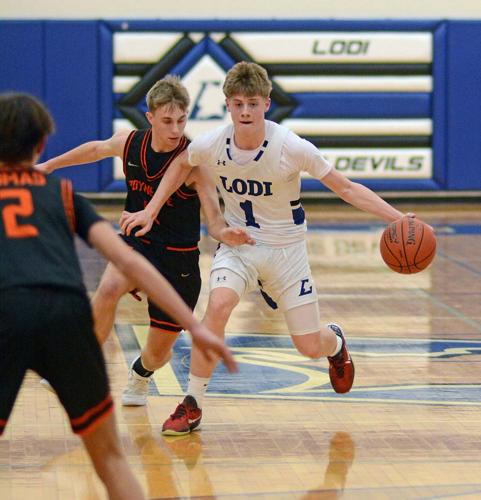 Boys basketball: Blue Devils cruise past Poynette | Sports | hngnews.com