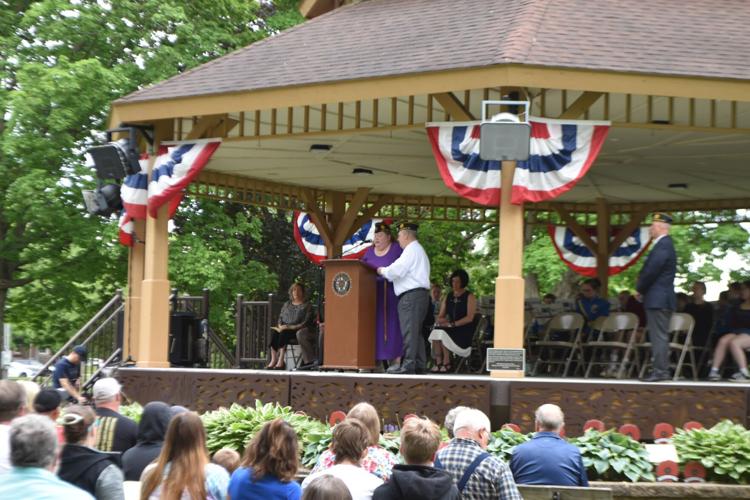 Lake Mills community celebrates Memorial Day | News | hngnews.com