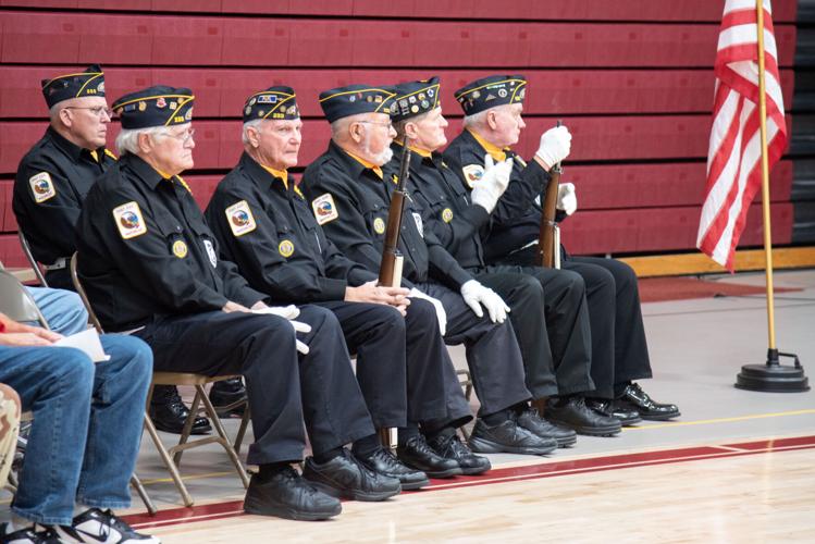 In photos: Waterloo schools honor veterans | | hngnews.com