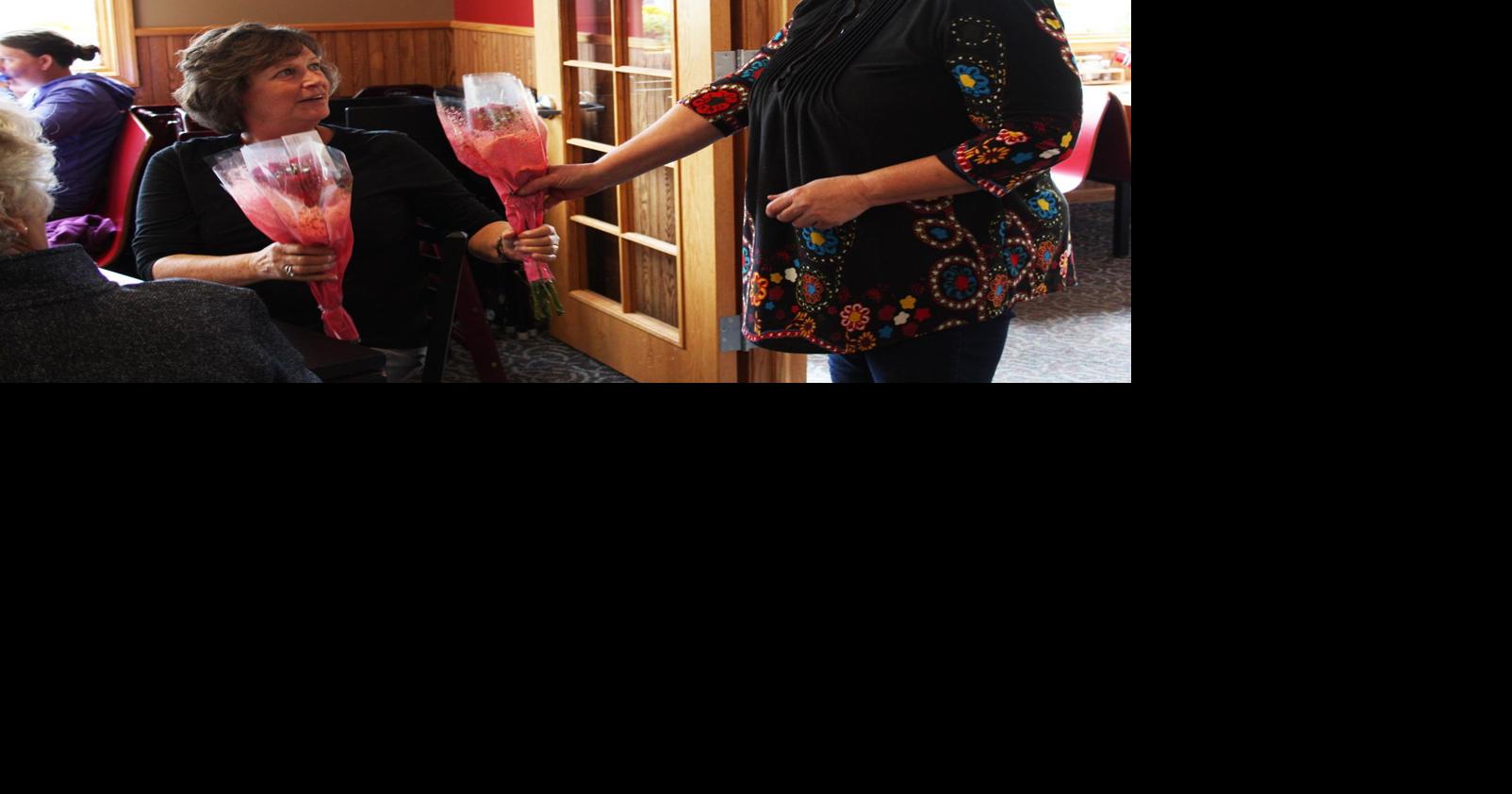 Sharing petals and positivity | Community | hngnews.com