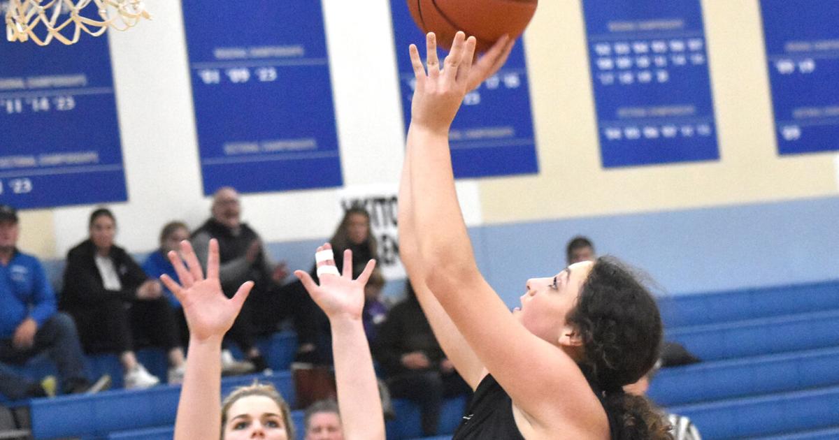 Cambridge girls basketball dominates down low in 62-43 win over ... Cambridge girls basketball dominates down low in 62-43 win over ...
