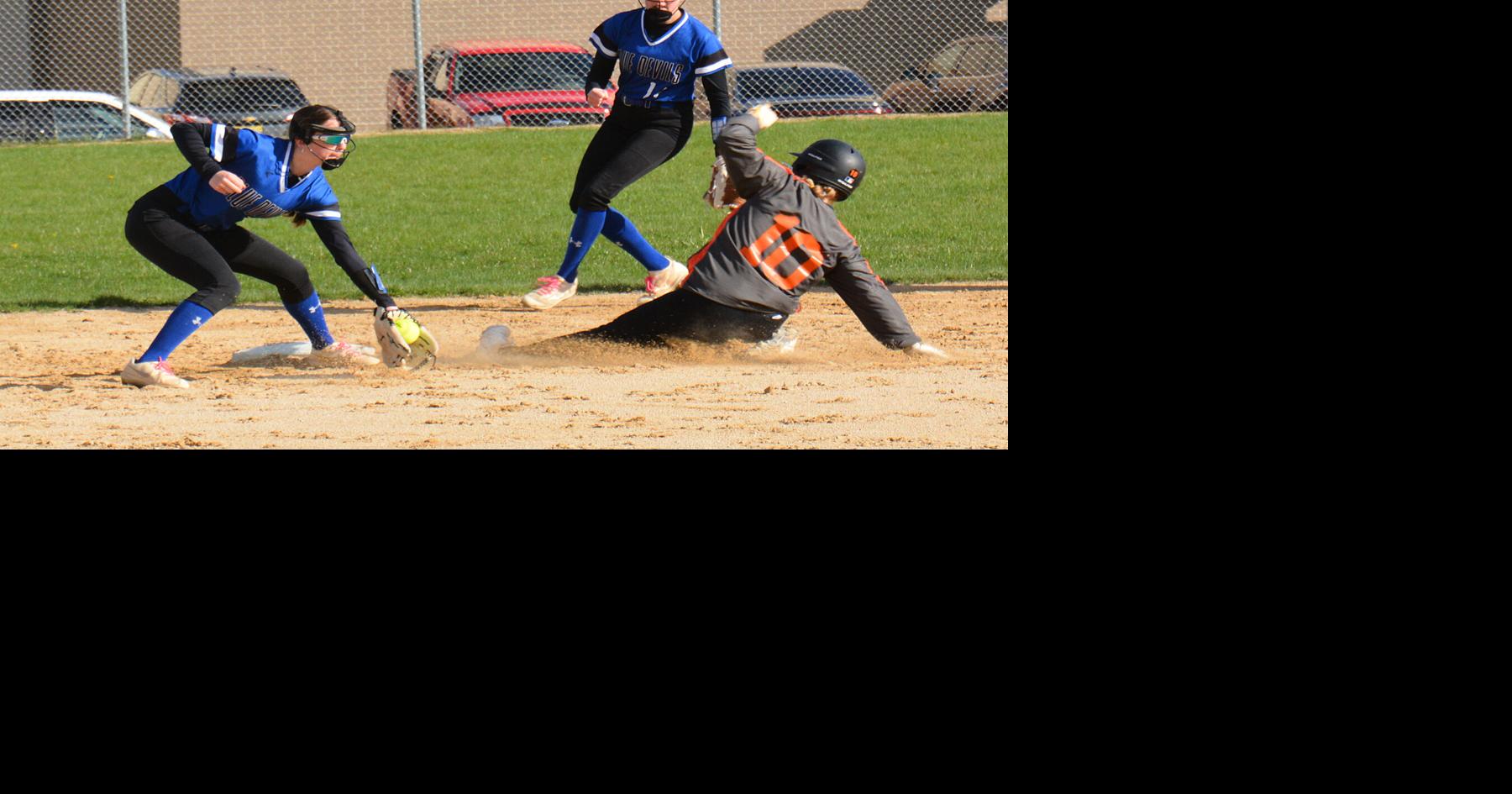 Softball: Lodi knocks off undefeated Lake Mills | Sports | hngnews.com