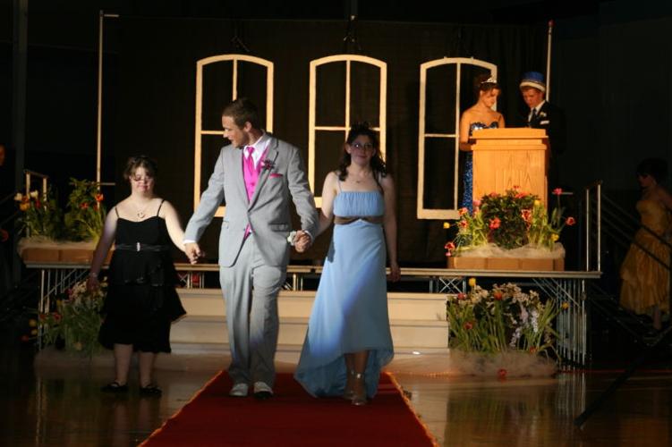 Monona Grove Prom 2013 | Featured | hngnews.com