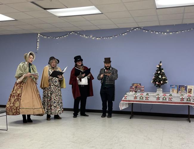 In Photos: Cambridge library holiday party | | hngnews.com