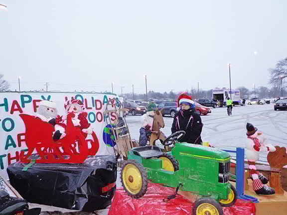 Waterloo/Marshall Holiday Parade 2016 | Photo Galleries | hngnews.com