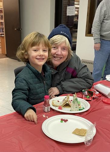 In Photos: Cambridge library holiday party | | hngnews.com