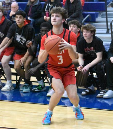 Cardinals close boys hoops season in playoff opener | Sports | hngnews.com