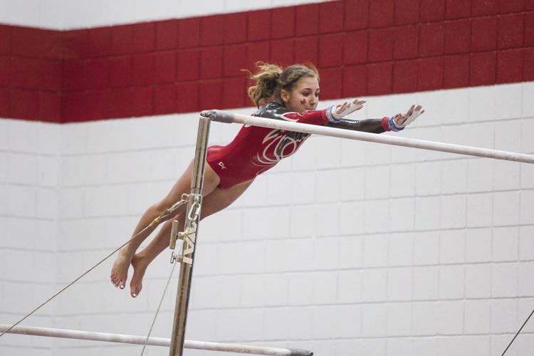 Sun Prairie gymnasts set bar high | Sun Prairie Star | hngnews.com