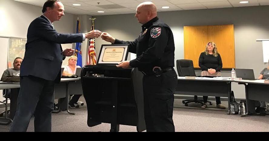Poynette Police Chief receives commendation for saving life ...