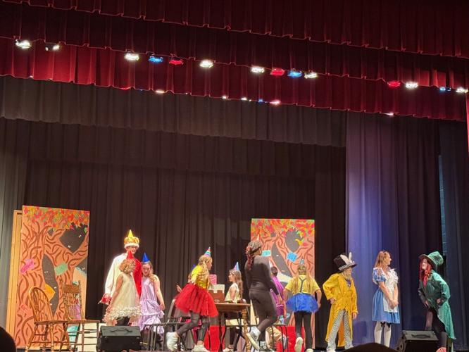 Waterloo students perform 'Alice in Wonderland' | Community | hngnews.com