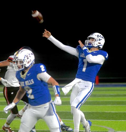 Football: Lake Mills pummels Husticon 68-0 in conference opener ...