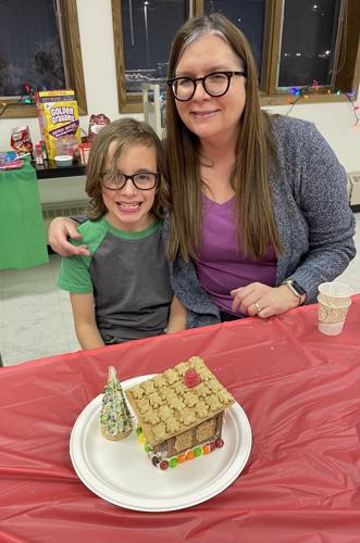 In Photos: Cambridge library holiday party | | hngnews.com