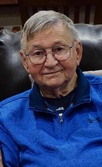 Kenneth E.E. Radloff | Obituaries | hngnews.com Kenneth E.E. Radloff | Obituaries | hngnews.com