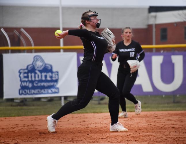 Waunakee softball gets first win of the season, goes 1-1 on the week ...