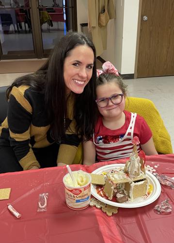 In Photos: Cambridge library holiday party | | hngnews.com