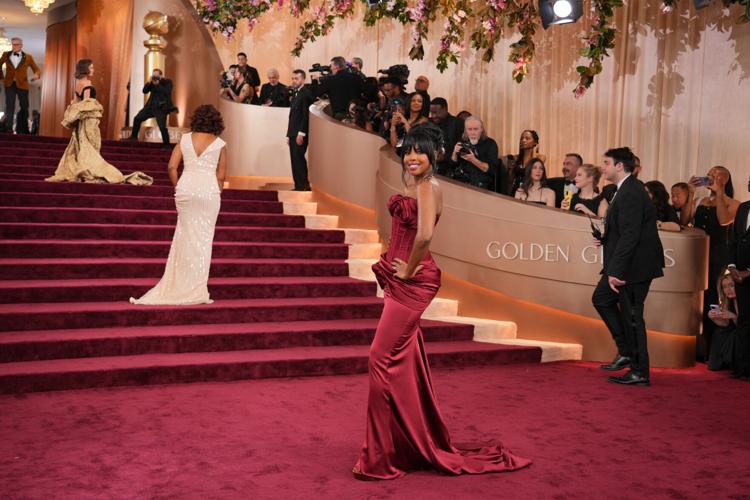 Nikki Glaser kicks off Golden Globes, Teyana Taylor wins first award ...