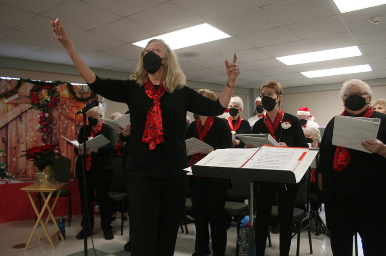 Monona senior chorus perseveres amid pandemic | Monona / Cottage Grove ...