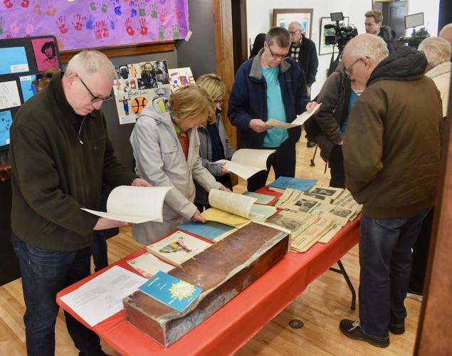 Sun Prairie Historical Museum opens class of '76 time capsule | School ...
