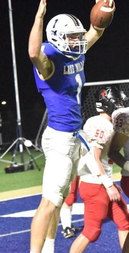 Bliefernicht scores game-winning TD in 4th quarter as Lake Mills sneaks ...