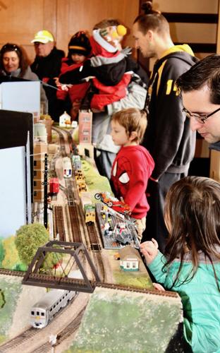984 visitors checked out Southern Wisconsin Sandhouse Crew's model ...