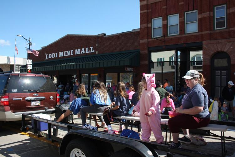 Susie the Duck Day Parade 2024 | Local | hngnews.com