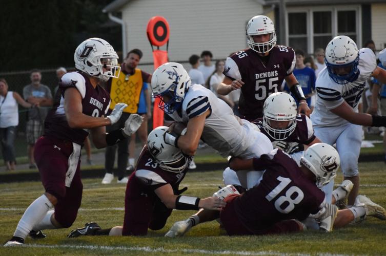 Cambridge football takes down Deerfield football | Sports | hngnews.com