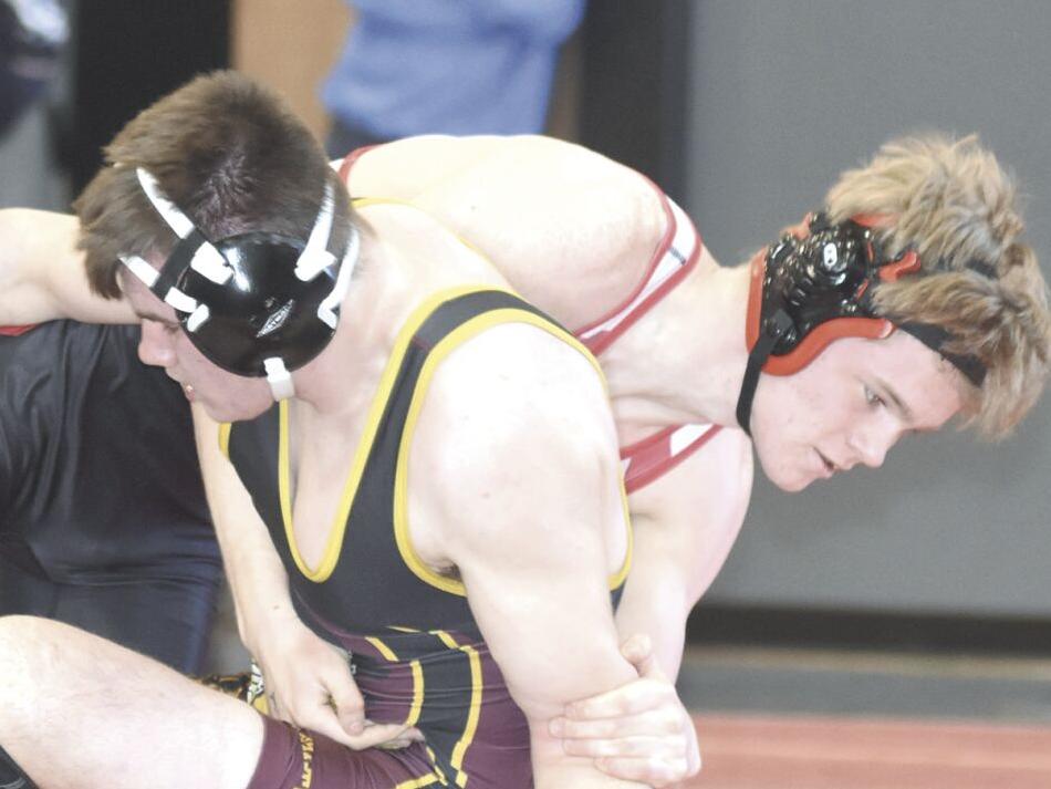 Marshall wrestling takes second at super regionals | Waterloo ...