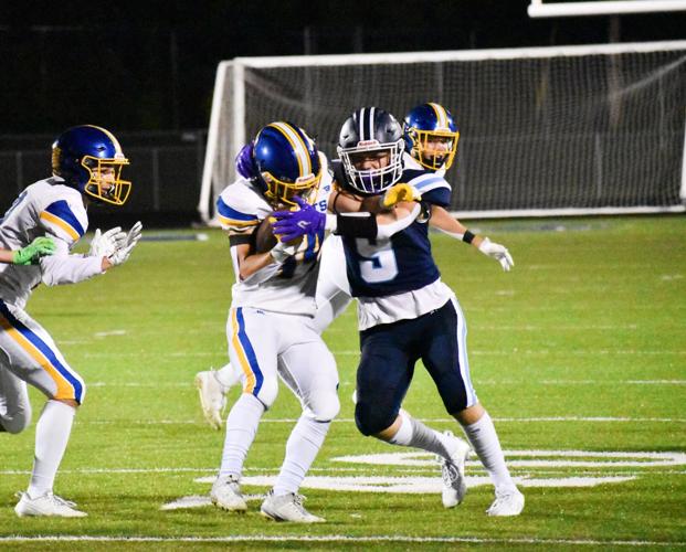 McFarland football defeated by Delavan-Darien | Sports | hngnews.com