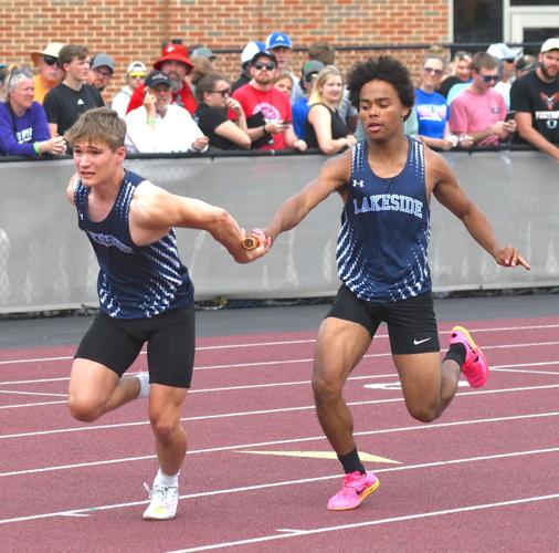 Lakeside repeats in style, setting new D2 scoring mark at state track ...