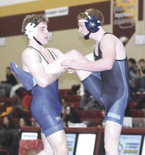 Fantastic freshman: Lake Mills' Owen Burling wins Evansville sectional ...