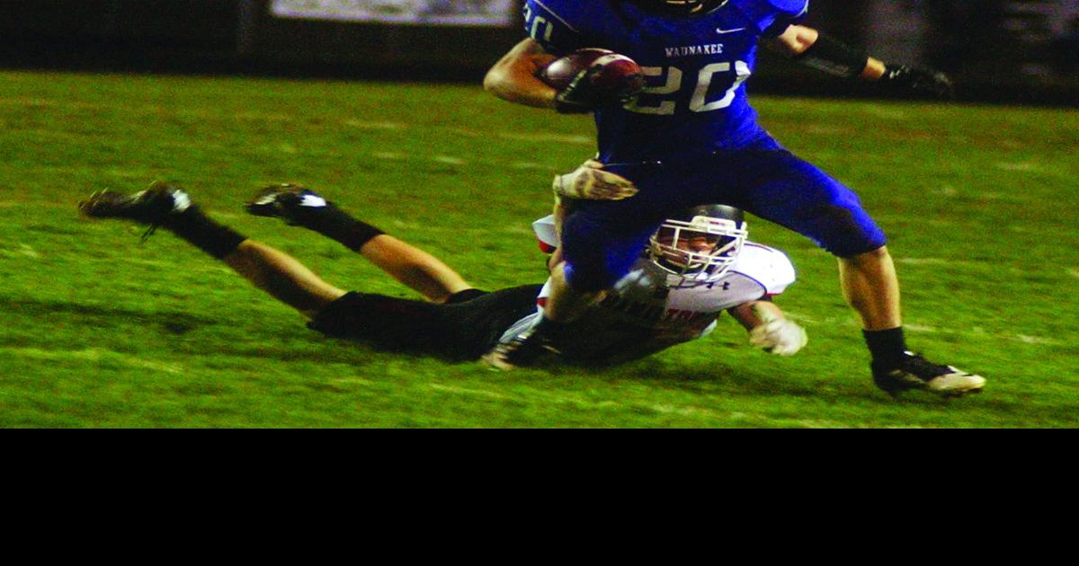 Waunakee football turns out the lights on Chargers | Local | hngnews.com