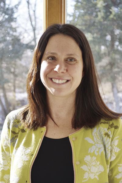 Sarah Niles: She helps people travel the world | Arts And Entertainment ...