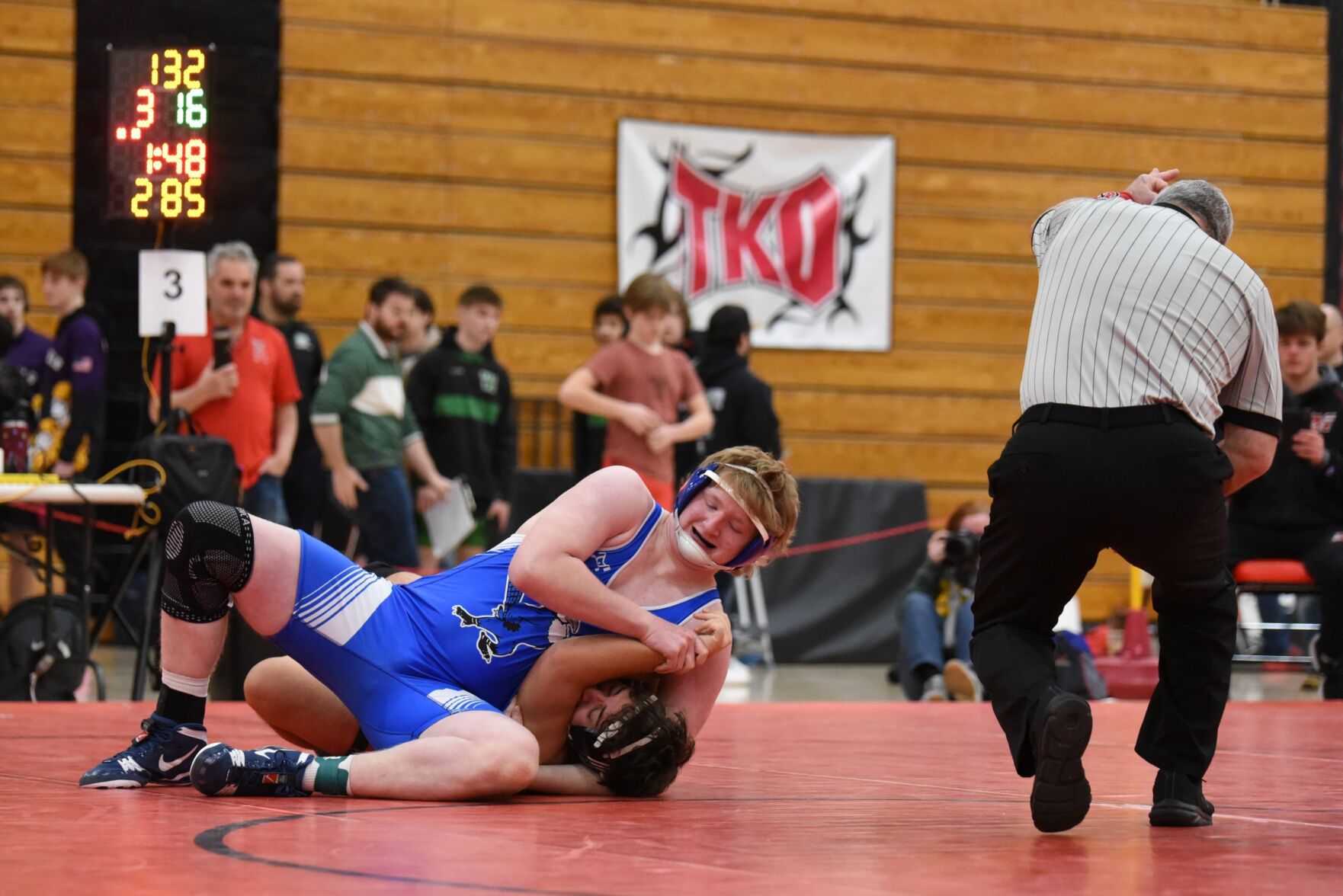 Cambridge wrestling: One sixth, two seventh-place finishes at Fort ...