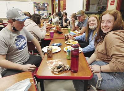 Turkey bowling builds morale for Sun Prairie FFA | School | hngnews.com
