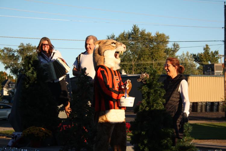 Poynette High School Homecoming Parade | Local | hngnews.com