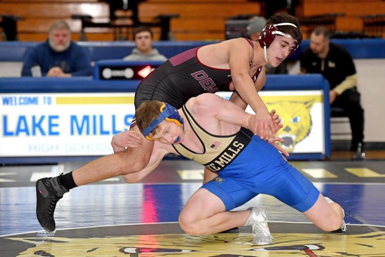Lake Mills wrestlers stick Deerfield, 34-15 | Sports | hngnews.com